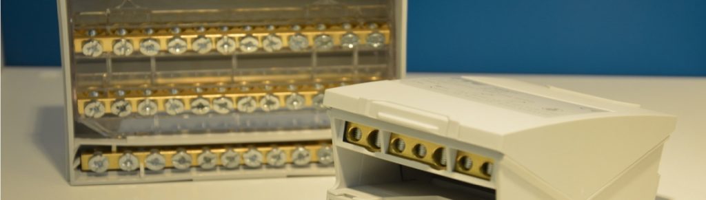 AUXEL POWER DISTRIBUTION - Amphenol AUXEL