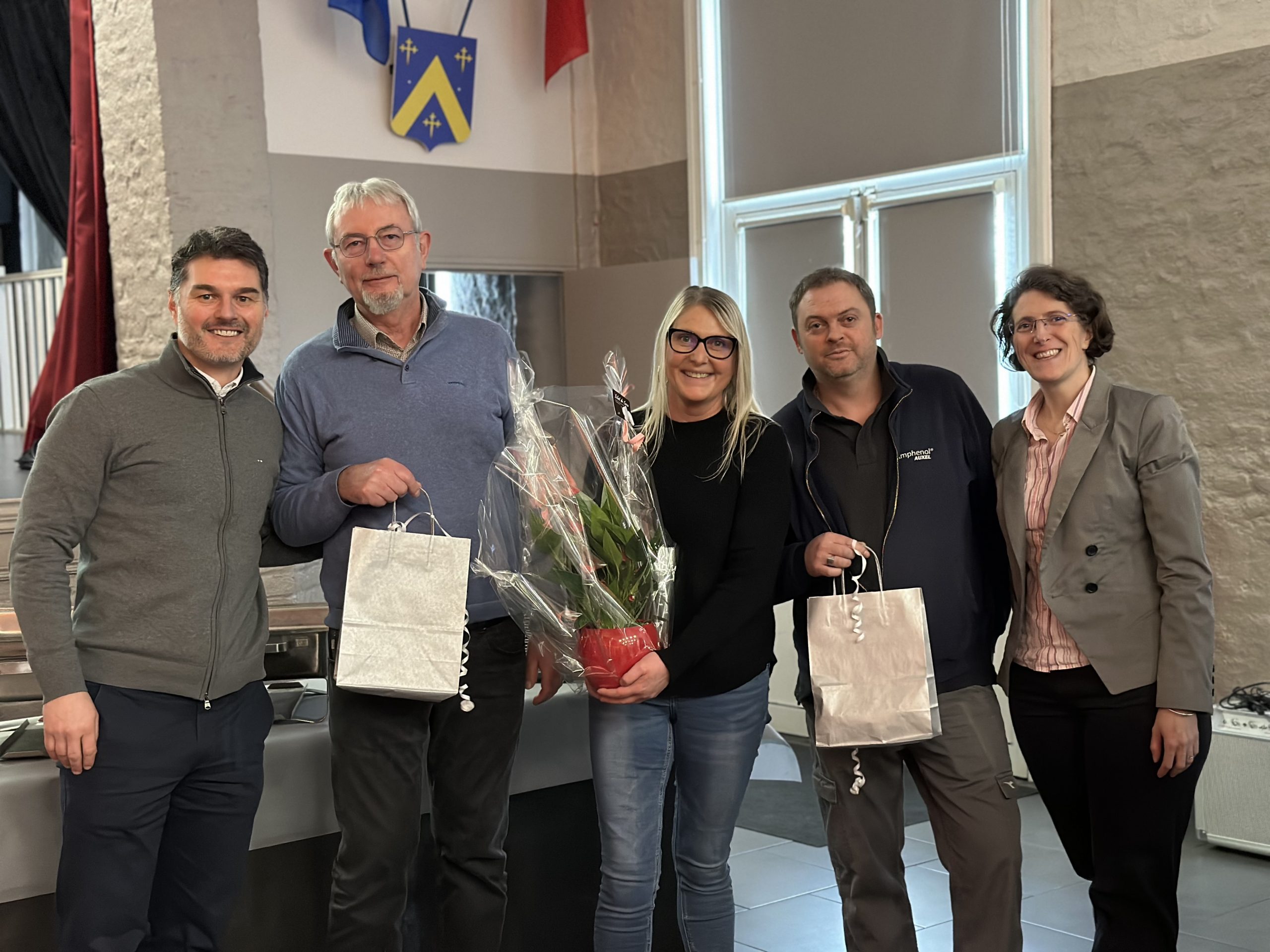 Work anniversaries are always a special moment - Amphenol AUXEL